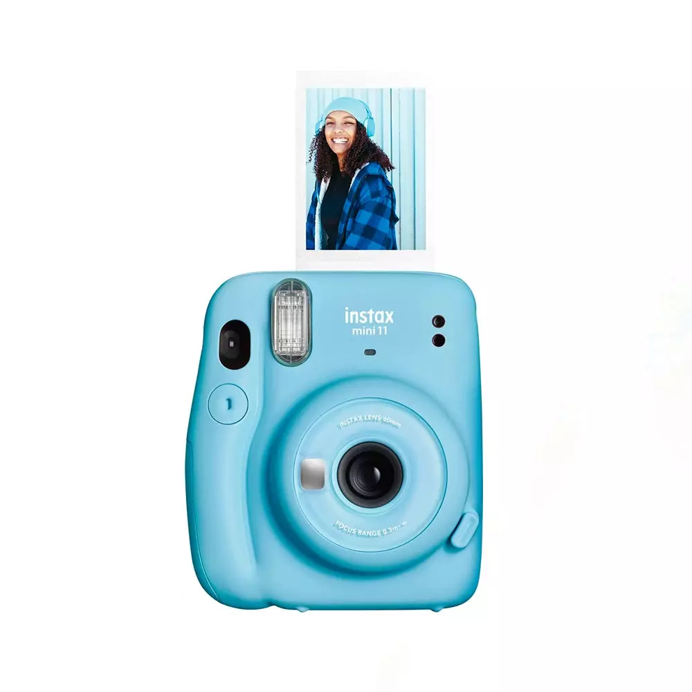 Fujifilm Instax Mini 11 Instant Camera sa sky blue
