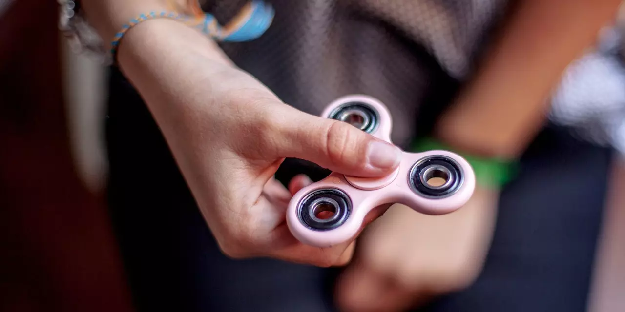 19 людзей, якія губляюць Fidget Spinners для ўсіх