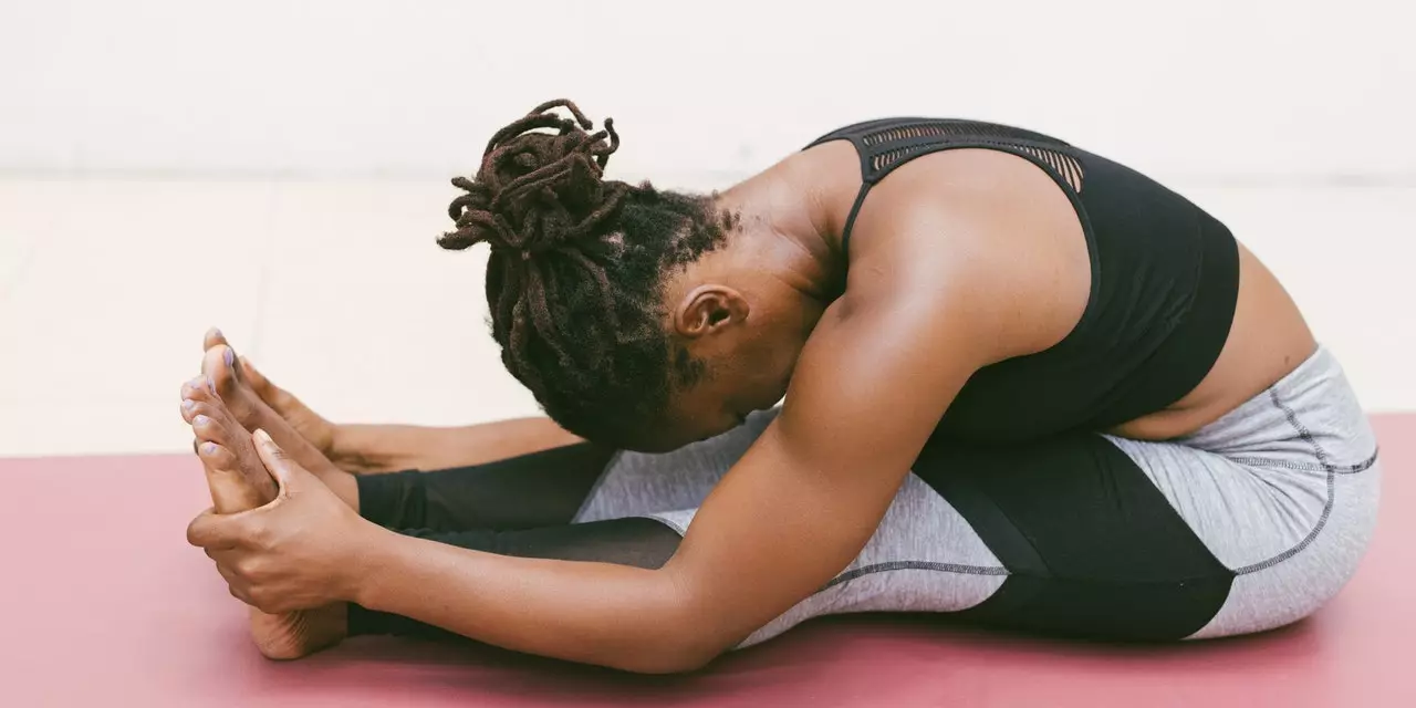 20 L-Aqwa Kanali tal-Yoga YouTube għal Moviment Ġentili