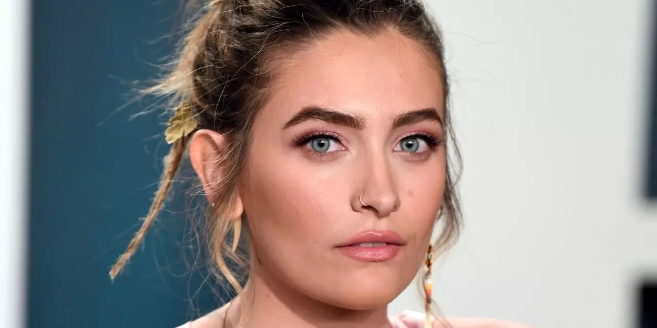 Paris Jackson reflekterer over "Feeling Regret" etter tidligere selvmordsforsøk